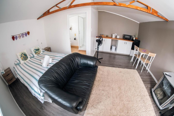 Spacious Sleep-out - Wairarapa
