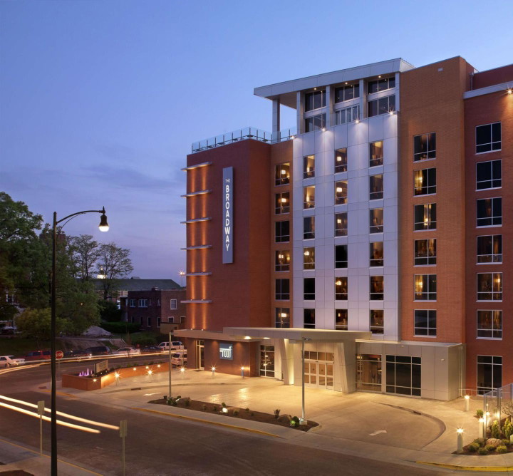 The Broadway Columbia - A Doubletree By Hilton Hotel - Columbia, MO