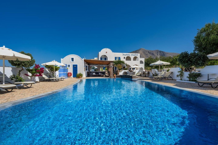Arapiou Apartments - Santorini