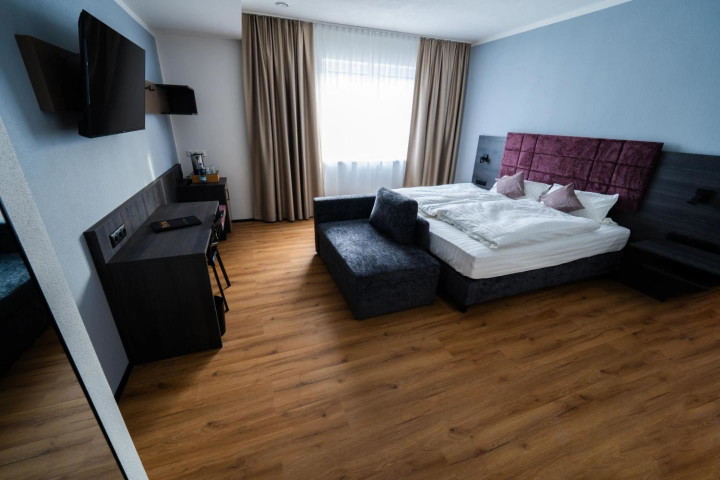 Pen Smart Hotel - Buchloe
