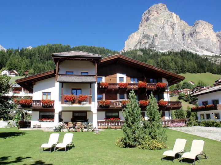 Garni Haus Tyrol - Corvara in Badia