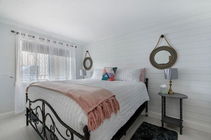 Modern Condo With Pool Steps From Vanderbilt Beach - Naples, FL