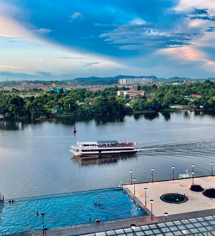 Loff Suite River View 2 Bedroom At Kuching Riverine Resort - Kuching