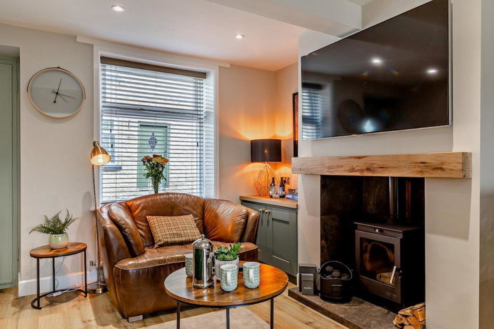 Charming Cosy Cottage In Bollington Village - Cheshire