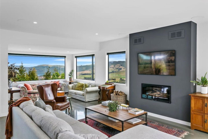 Peaceful Luxury Retreat With Lake Views And Spa Pool - Taupō