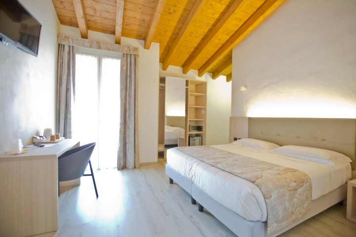 Hotel Lago Di Como - Cólico
