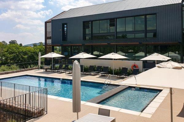 Luxury Apartment Overlooking The River - Midrand