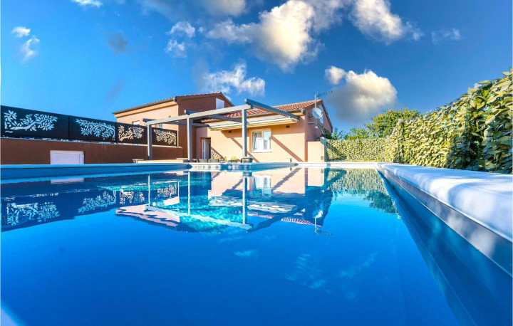 Beach Front Home In Vir - Vir