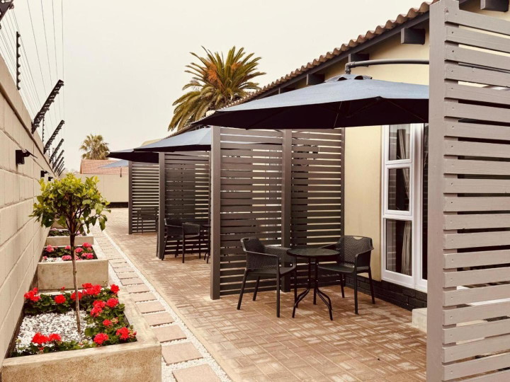Sleeping Flamingo Self Catering Guesthouse - Swakopmund