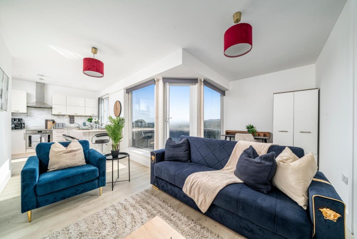 Stylish Apartments Near Heathrow Elizabeth Line - Kingston upon Thames