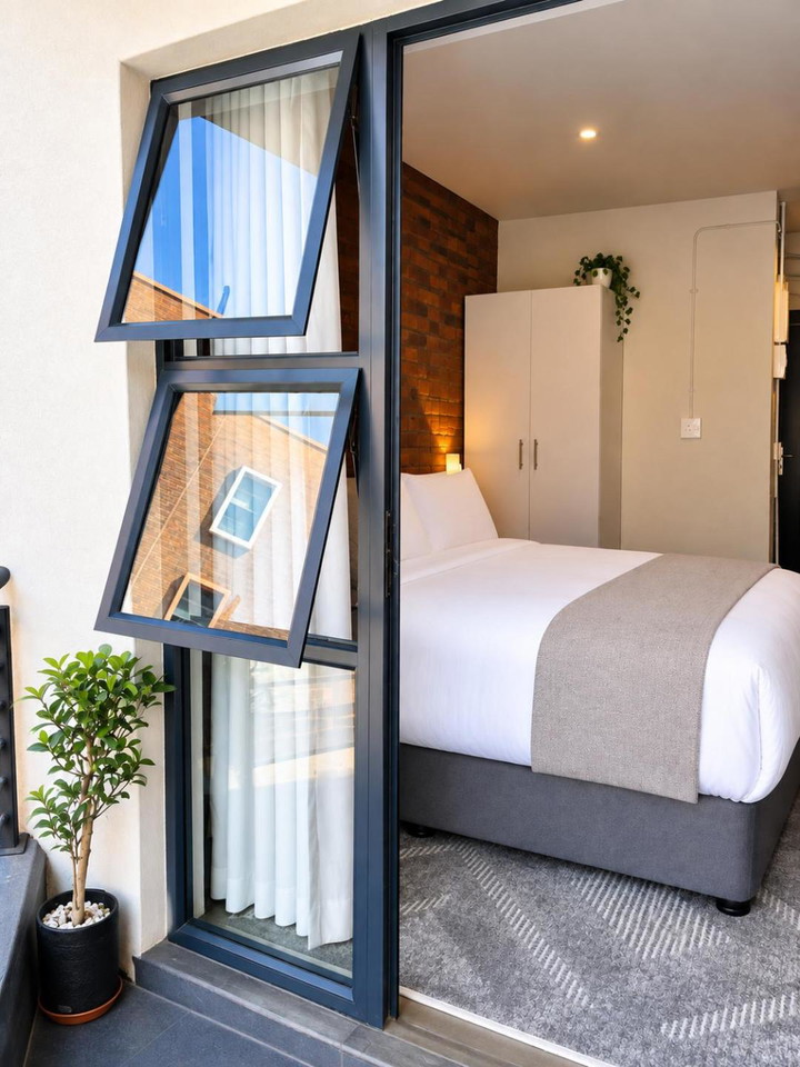 The 260 Collection Luxury City Apartment - Alberton