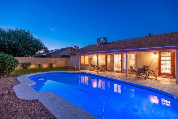 Large Pool With Diving Board, Remodeled 3bdrm, Near State Farm Stdm And More! - Sun City