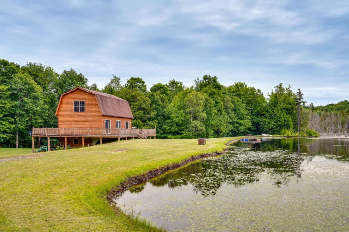 5 Mi To Jay Peak Resort: Cabin W/ Pond Access! - Vermont