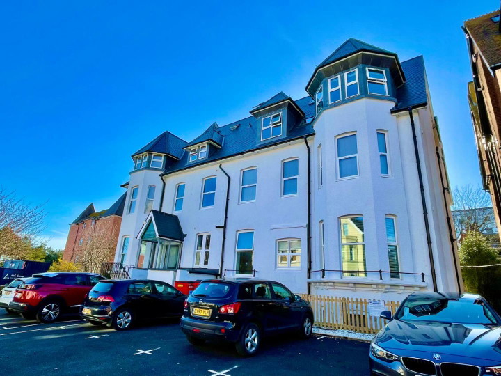 Tower House Apartments - Ringwood