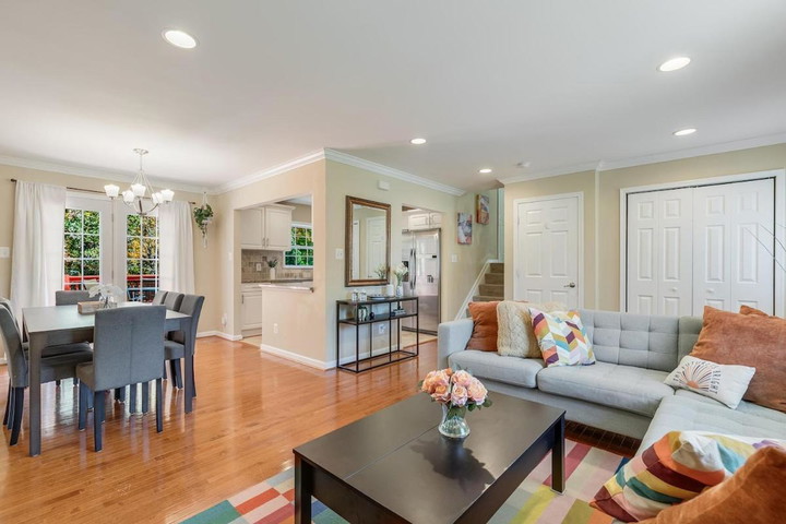 Stunning Entire Home In Lanham Md Close To Dc - Maryland