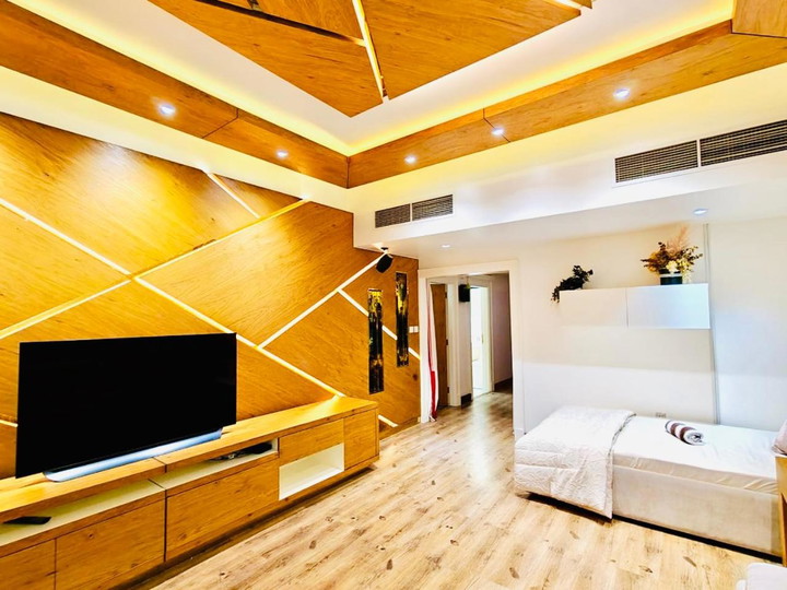 La Vista Home Stay With Parking - Sharjah