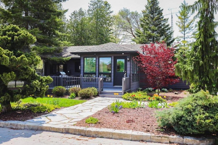 Garden House At Evergreen Resort In Wasaga Beach - Wasaga Beach