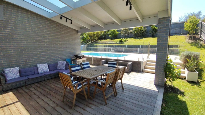 Tea Tree Poolside Escape - Inverloch