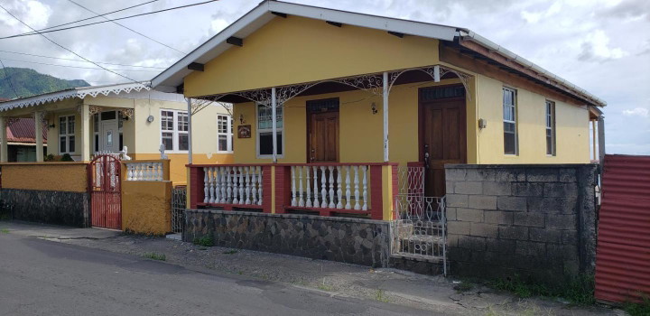 Roseau Hostel & Beach Front Property - Dominica