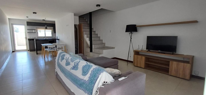Duplex French - Victoria, Argentine