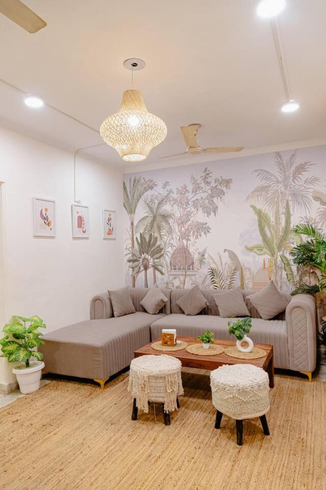 3bhk Mughal Gem By Hauz Khas - Delhi
