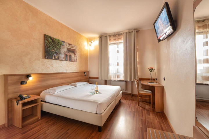 Hotel Postumia - Lake Garda
