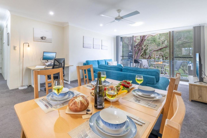 Mistral Court, 15 17 Mistral Close - Fantastic Unit With Wifi And Water Views - Nelson Bay