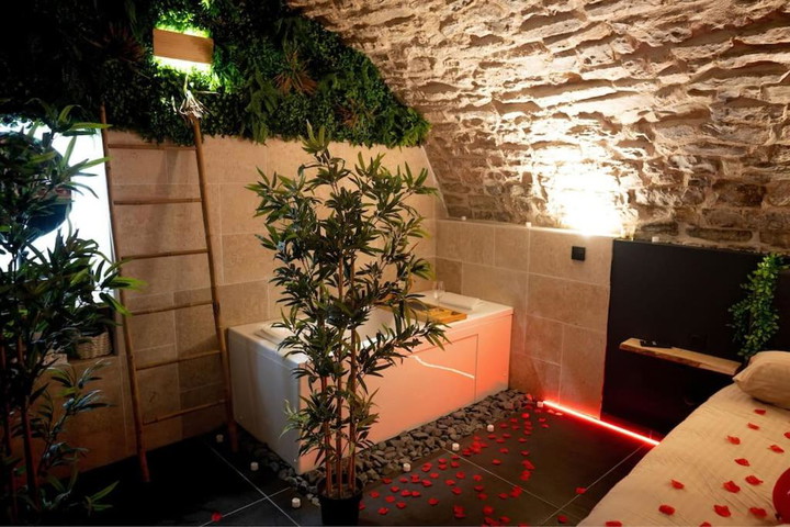Hébergement Insolite, Night Secret Groot - Millau