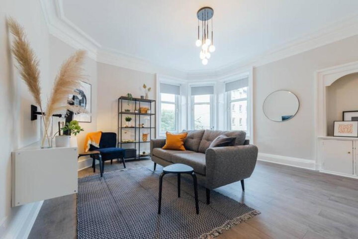 Stylish Stirling Apartment - Free Parking - Dunblane