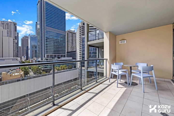 Kozyguru | Haymarket | High Level 2b Apt 16 - Rosebery
