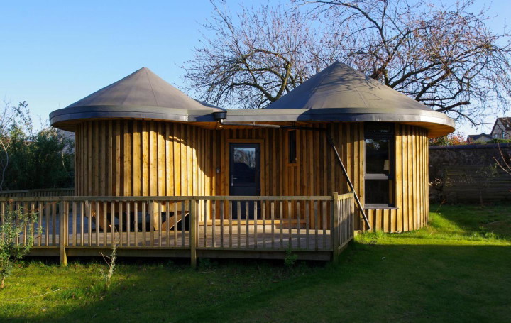 Fun Holiday Lodges In Historic Walled Garden Near Falkirk, Heart Of Scotland Holidays - Escocia