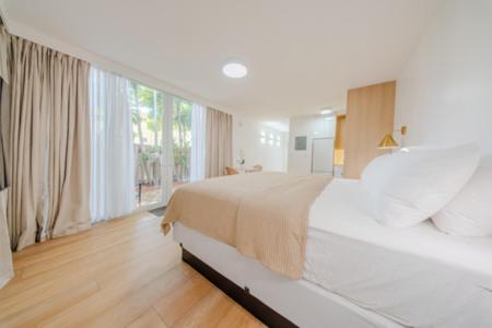 Green Island Inn - Wilton Manors, FL