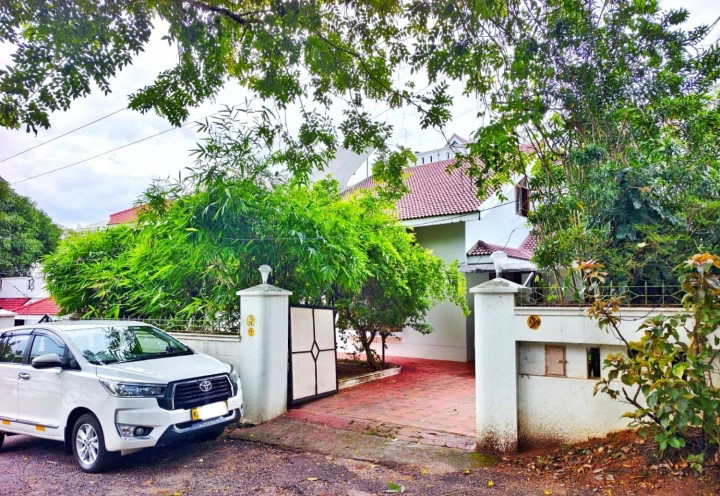 Citadel Luxury Villa Trivandrum-just 10 Min To Railway Station & 5 Min To Sri Padmanabha Swamy Temple, Home Away From Home In Kerala - Thiruvananthapuram