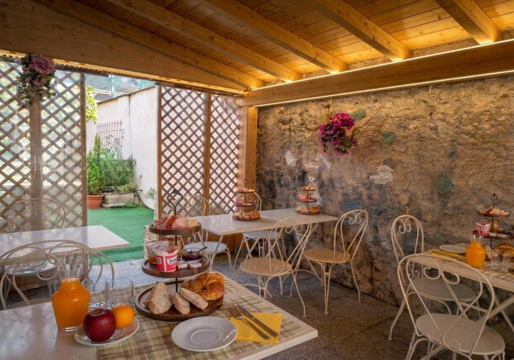 B&b Vicino A Lecco - Colazione, Pranzo, Camere - Fronte Stazione - Lecco
