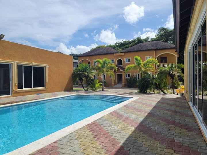 Serenity Escape Apt 5 - Jamaica