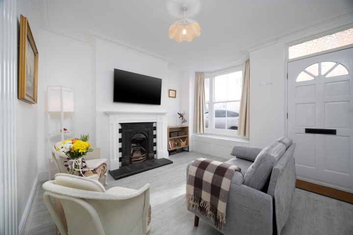 Warm And Inviting 3-bed Home In Lincoln By Renzo, Close To Hospital, Sleeps 5! - Lincoln