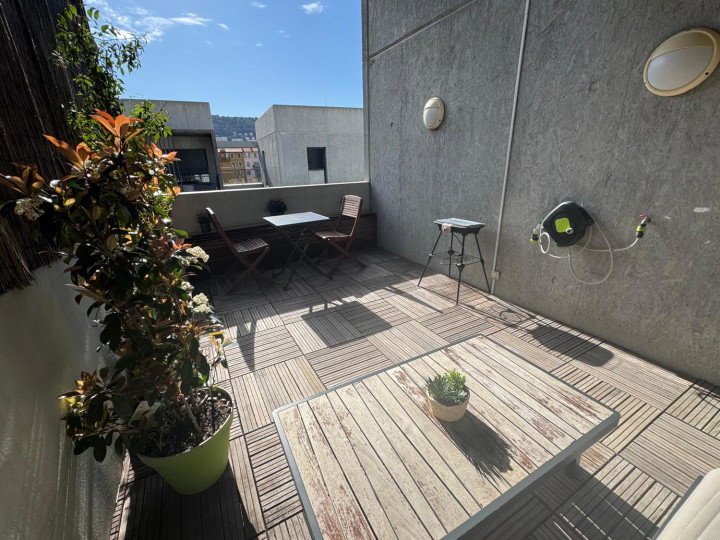 Beau Studio Avec Belle Terrasse Au Centre Ville De Nice - Nizza