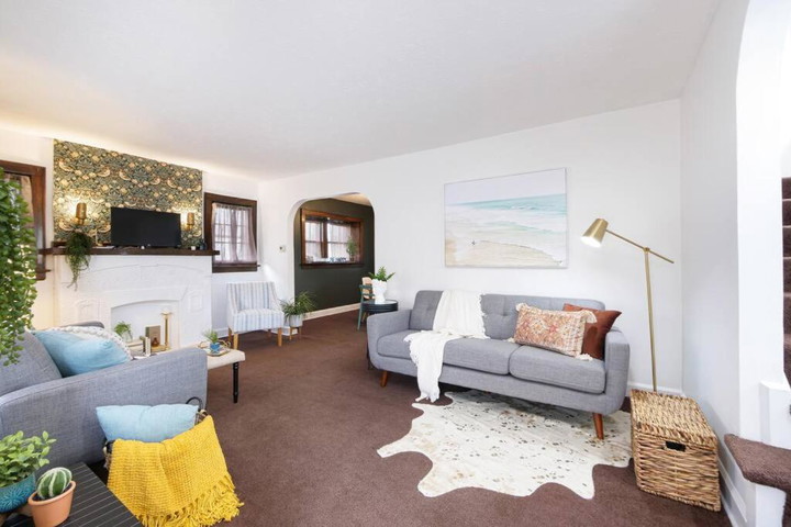 Cozy & Convenient Getaway 3bd 2ba Dog Friendly - Akron, OH