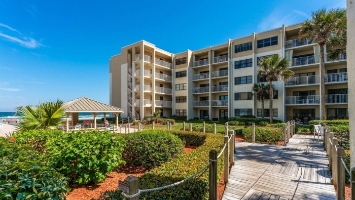 Oceanfront 2br2ba Condo At Castle Reef, Nsb Fl - New Smyrna Beach, FL
