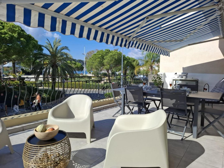 50 M2 -T3-moderne-climatisé-2 Chambres-très Grande Terrasse De 35 M2 Avec Bbq-vue Magnifique Et Dégagée - French Riviera