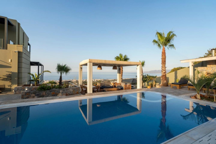 Royal Hill Villa - Private Pool - Sleeps 8 - Koutouloufari
