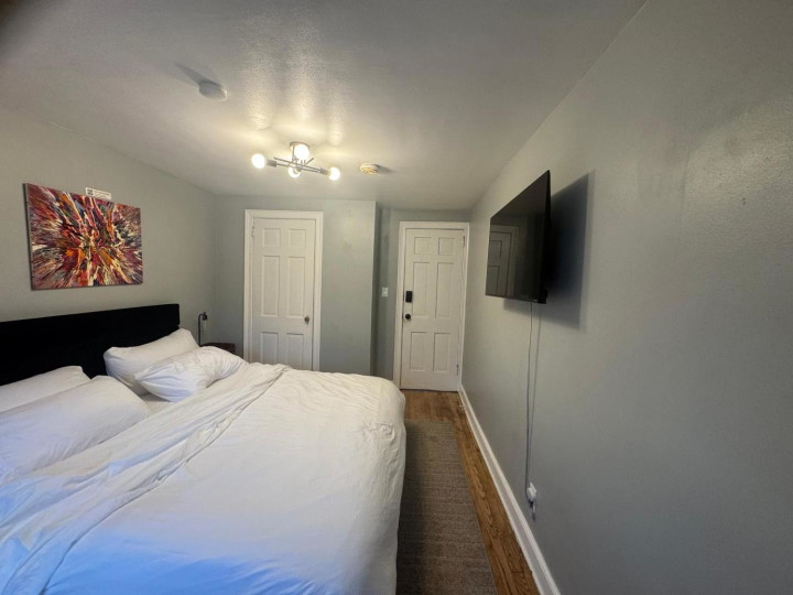 King Bed Near Ewr Airport Smart Tv Room 2 - Chatham, NJ