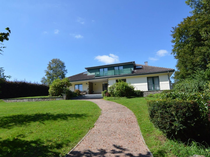 Scenic Villa Near Lake View - Malmedy