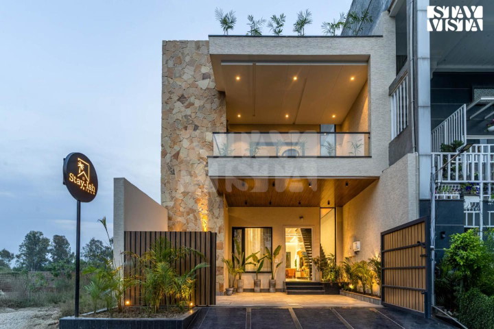 Stayvista's Sundrift Villa - 3bhk With Projector & Private Pool - Amritsar