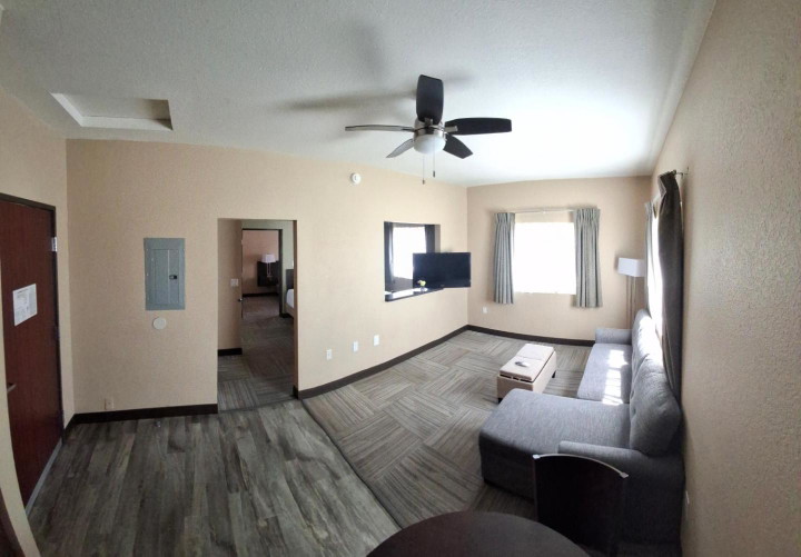 Island Suites - Lake Havasu City, AZ