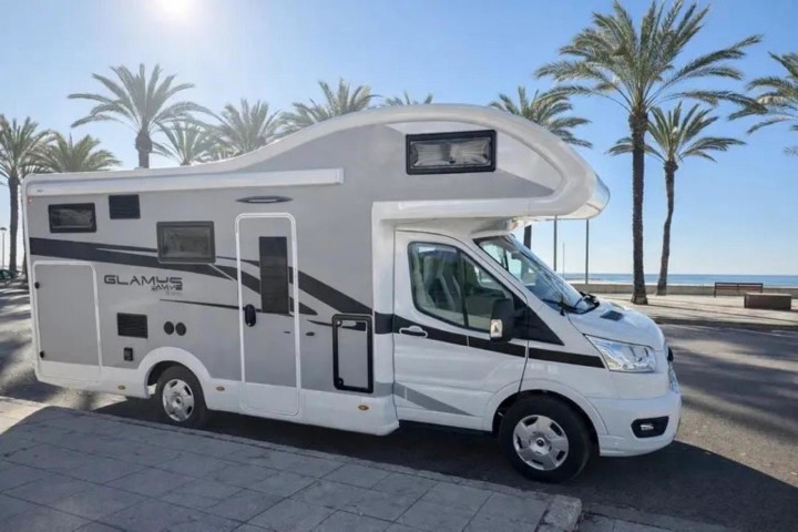 Autocaravana Cerca De Barcelona - Barcelona