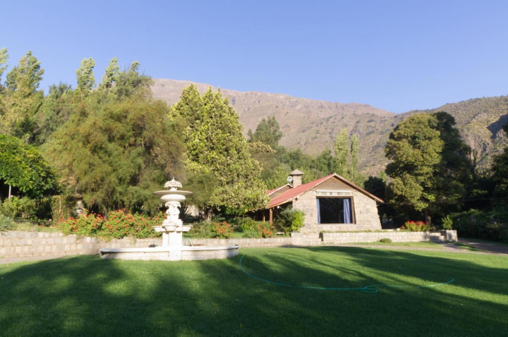 Chalet De Piedra - Chile