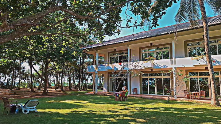 Raja Beach Hotel - Sri Lanka
