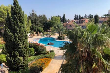 Limnaria Villas - Luxurious, Spacious 3 Bed Apartment With Pool Views - Kato Paphos