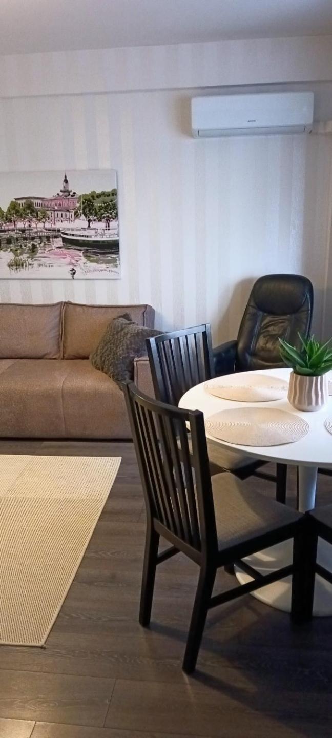Modern Central Flat- Arrive Late, Leave Late - Pori